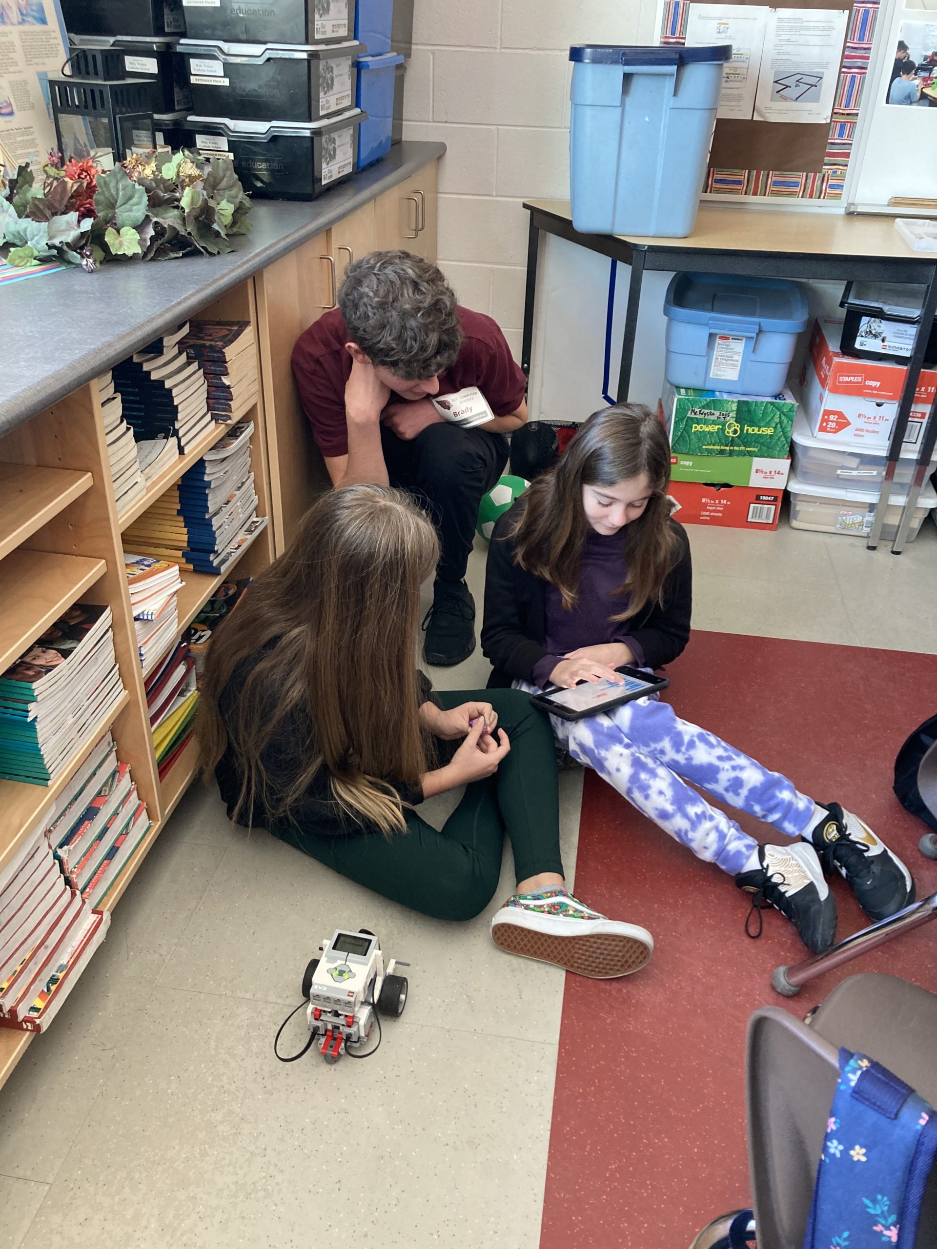 SCC Students Pair Up with Holy Trinity Students for Hour of Code ...